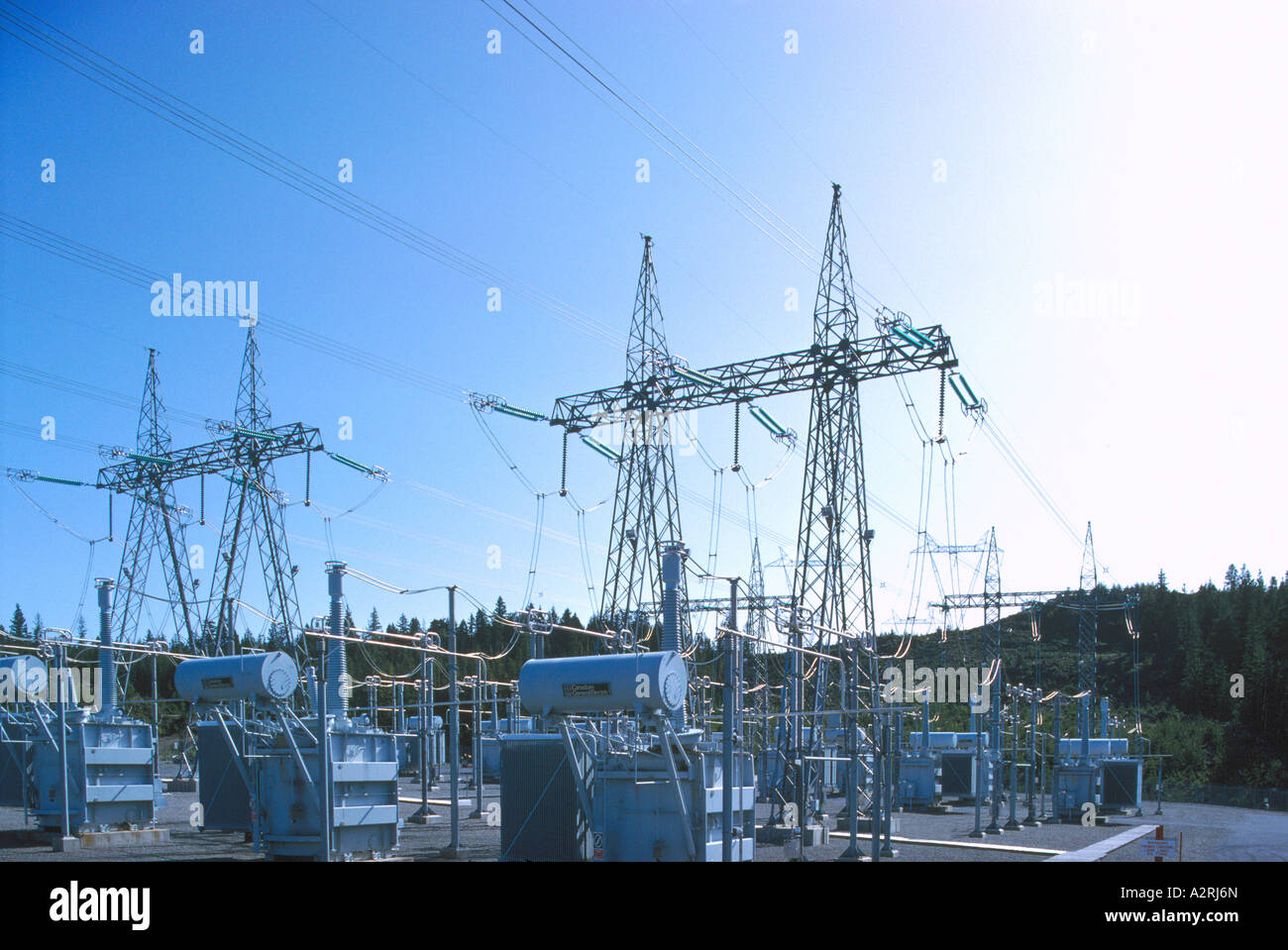 Hydro electric power station canada hi-res stock photography and images ...