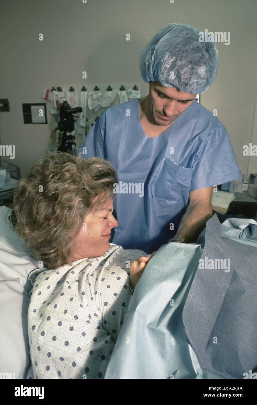 usa san diego woman giving birth in hospital Stock Photo - Alamy