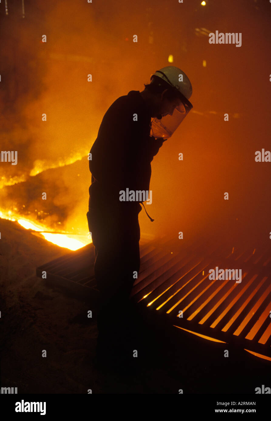 Uk manufacturing workers hi-res stock photography and images - Alamy