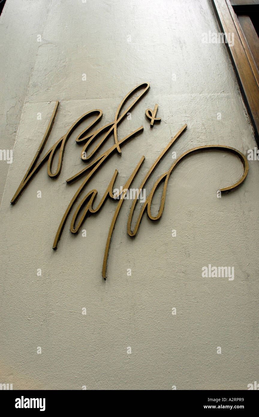 Lord and taylor logo hi-res stock photography and images - Alamy