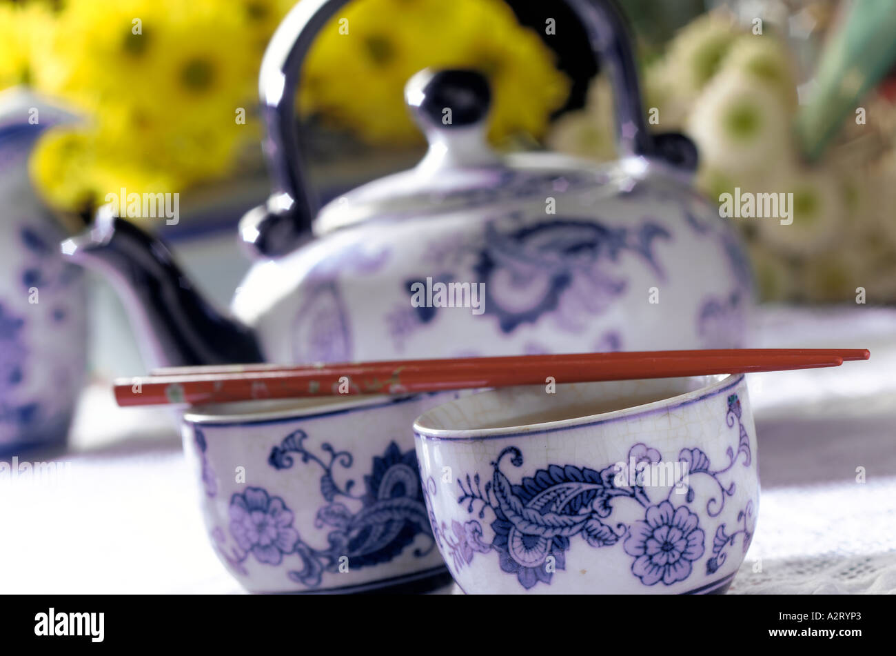 chop sticks and cups Stock Photo - Alamy