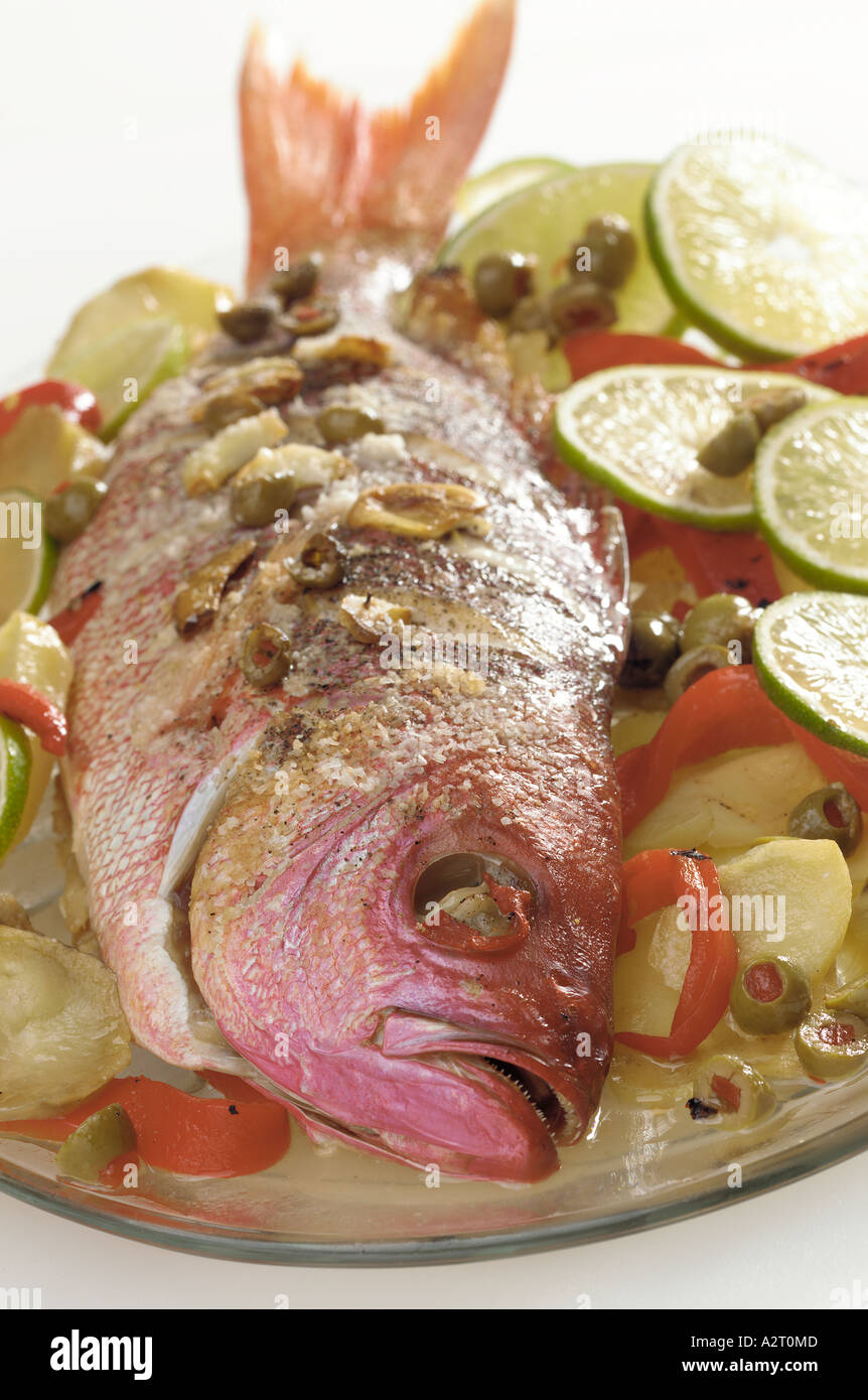 whole red snapper Stock Photo - Alamy