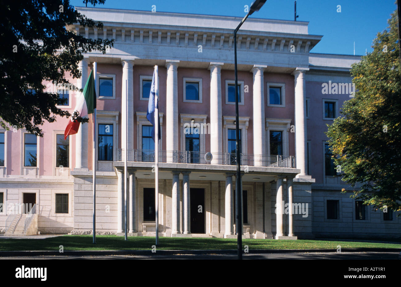 Italienische botschaft hi-res stock photography and images - Alamy