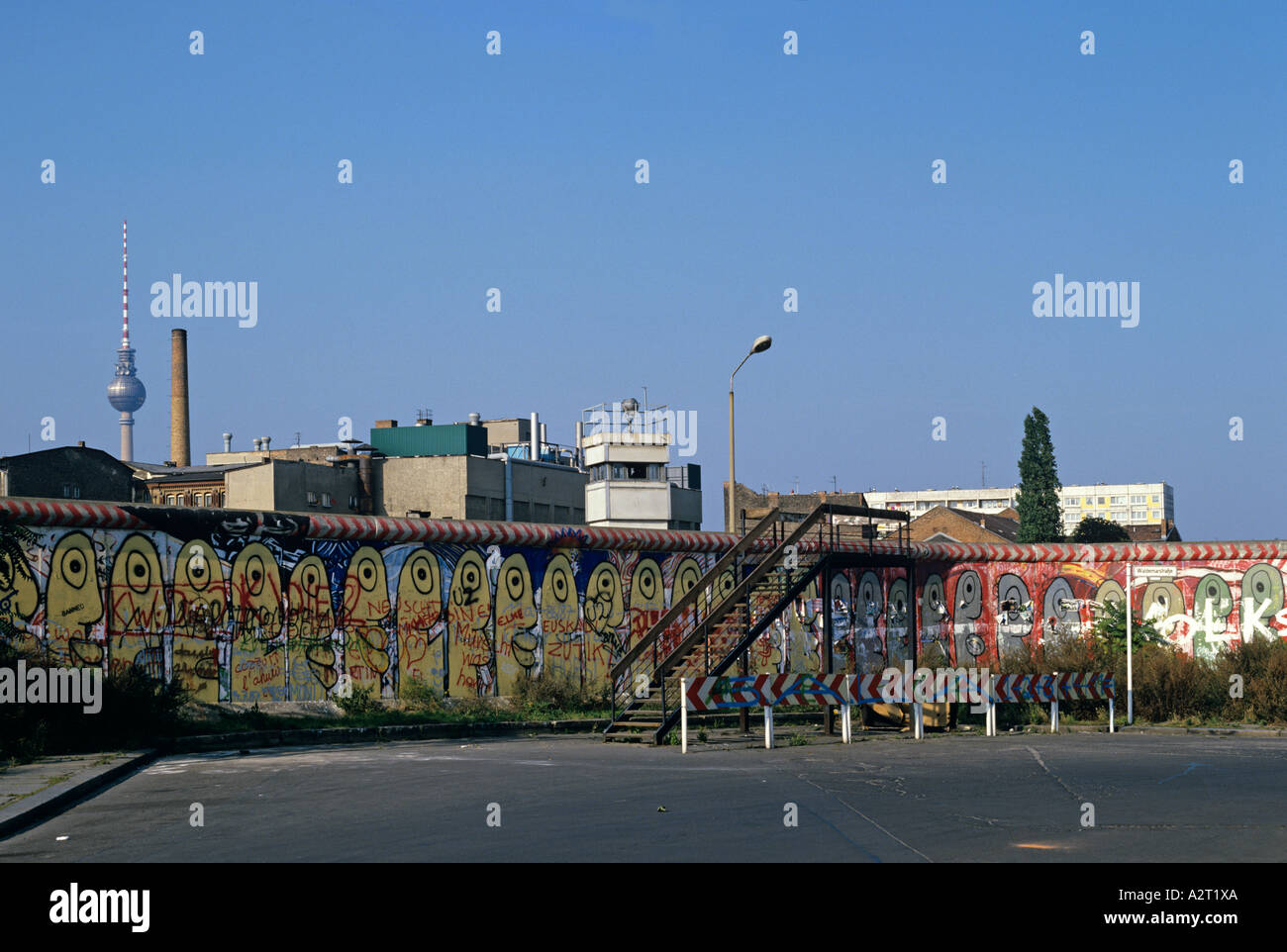 Historische berliner mauer hi-res stock photography and images - Alamy