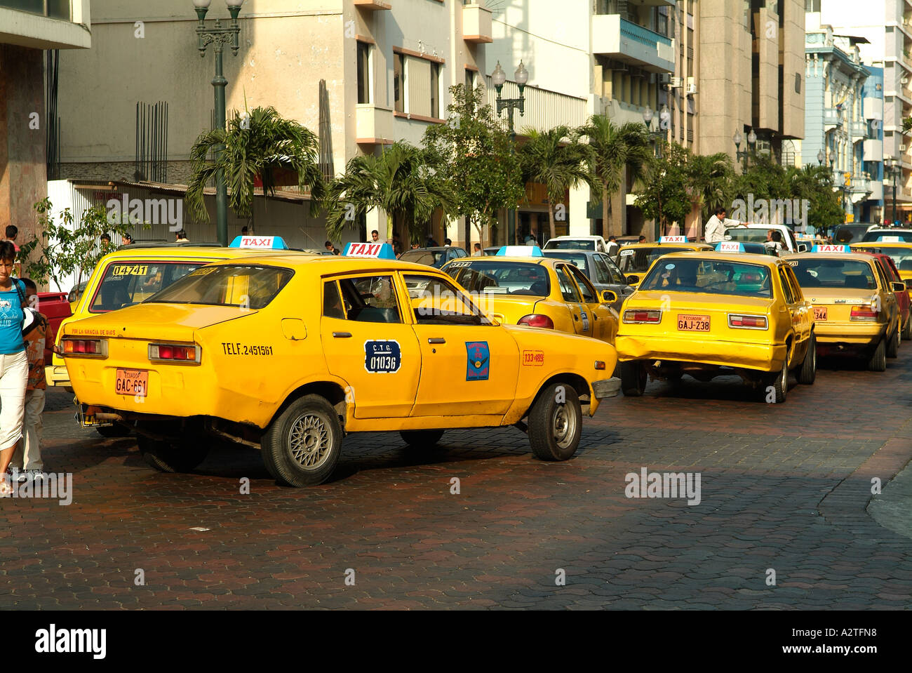 Traffic jam in the downtown of Guayaquil, Ecuador Stock Photo - Alamy