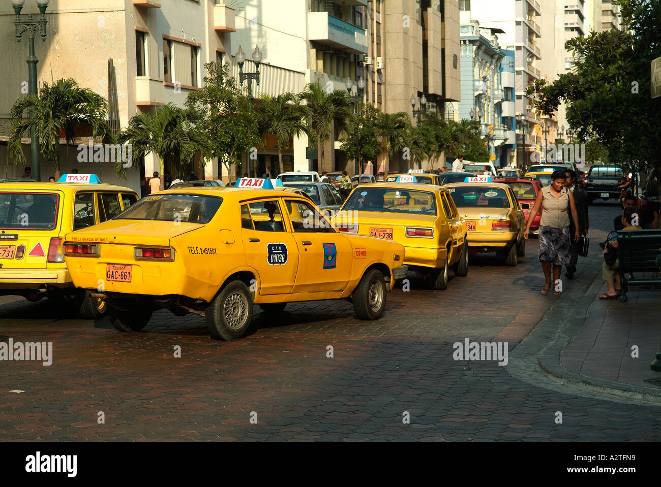 Traffic downtown guayaquil ecuador hi-res stock photography and images ...