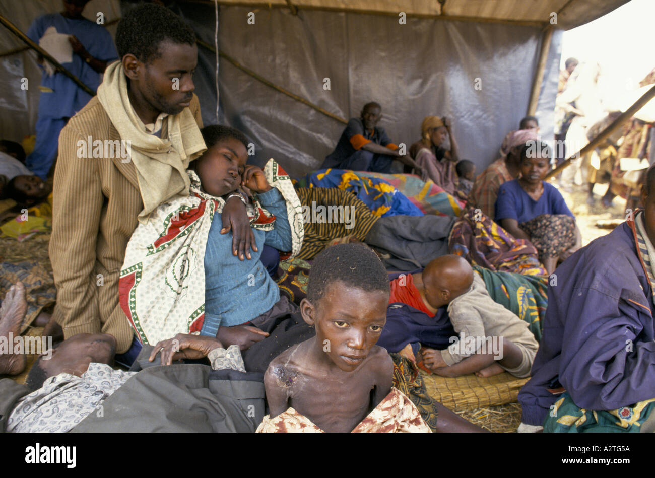 rwandan refugees july 1994 red cross hospital with cholera patients ...