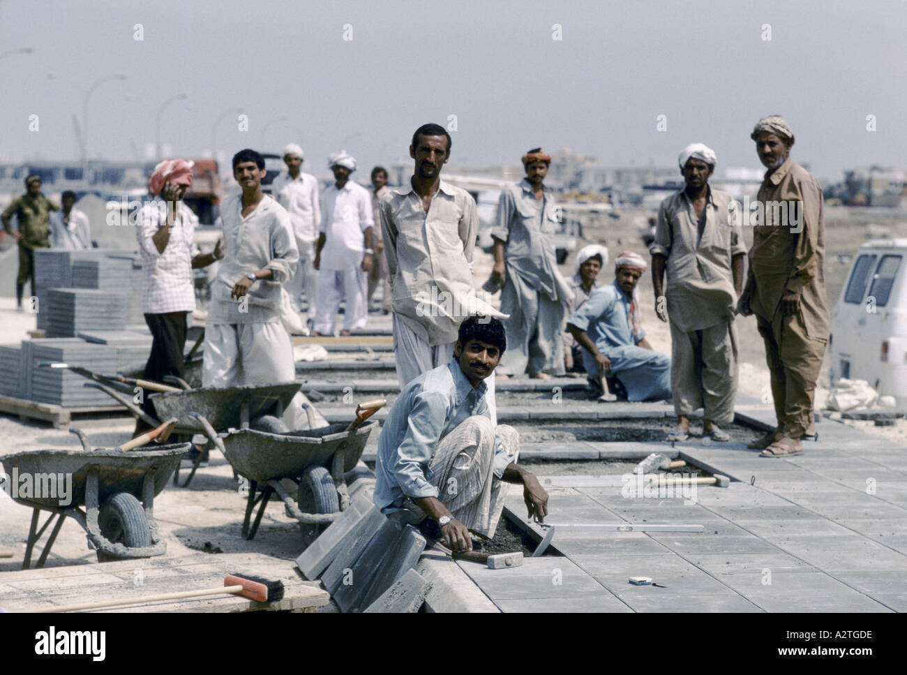 migrant construction workers saudi arabia Stock Photo - Alamy