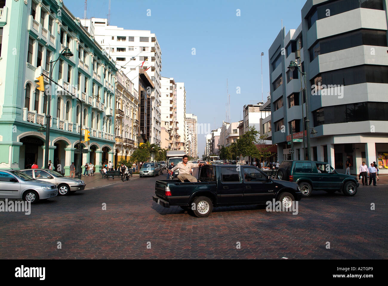 Traffic downtown guayaquil ecuador hi-res stock photography and images ...