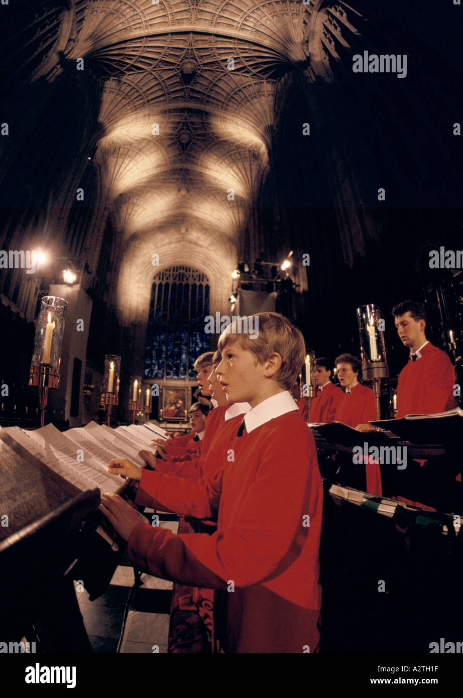 Christmas carols choir hi-res stock photography and images - Alamy