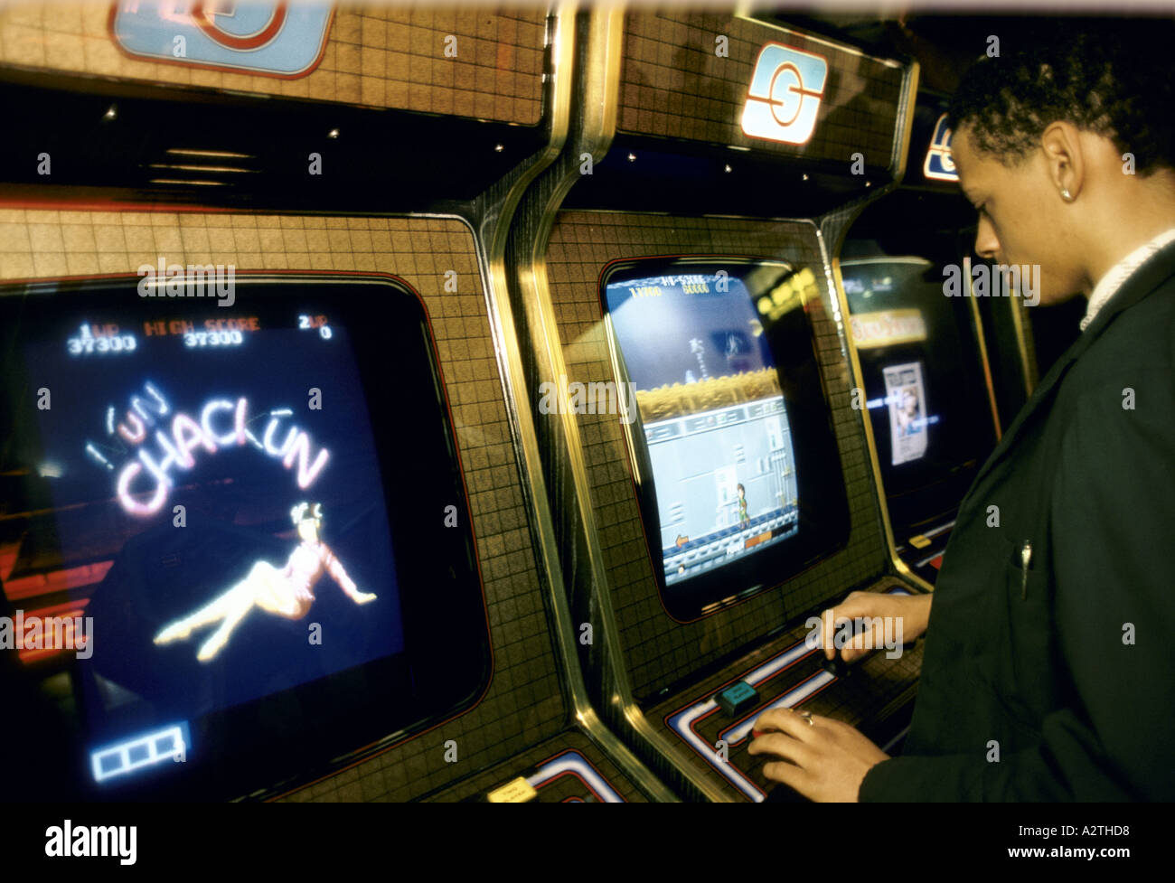 Video arcade hi-res stock photography and images - Alamy