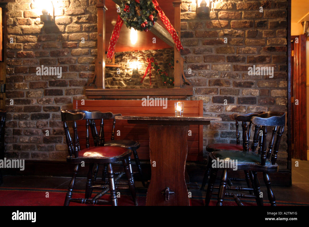 Irish Pub festive interior Stock Photo - Alamy