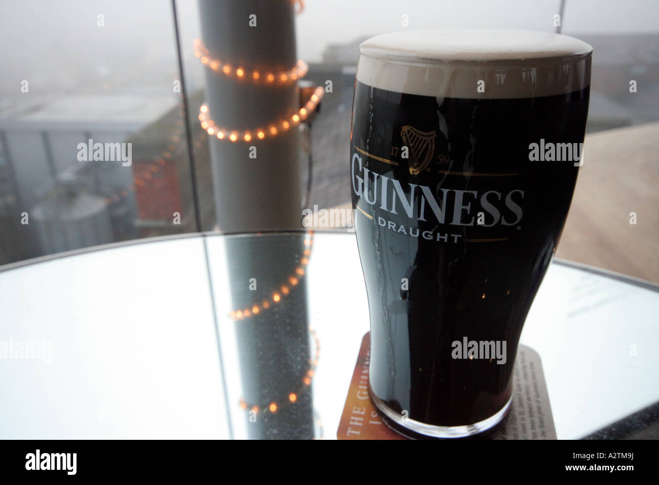 Guiness gravity bar hi-res stock photography and images - Alamy