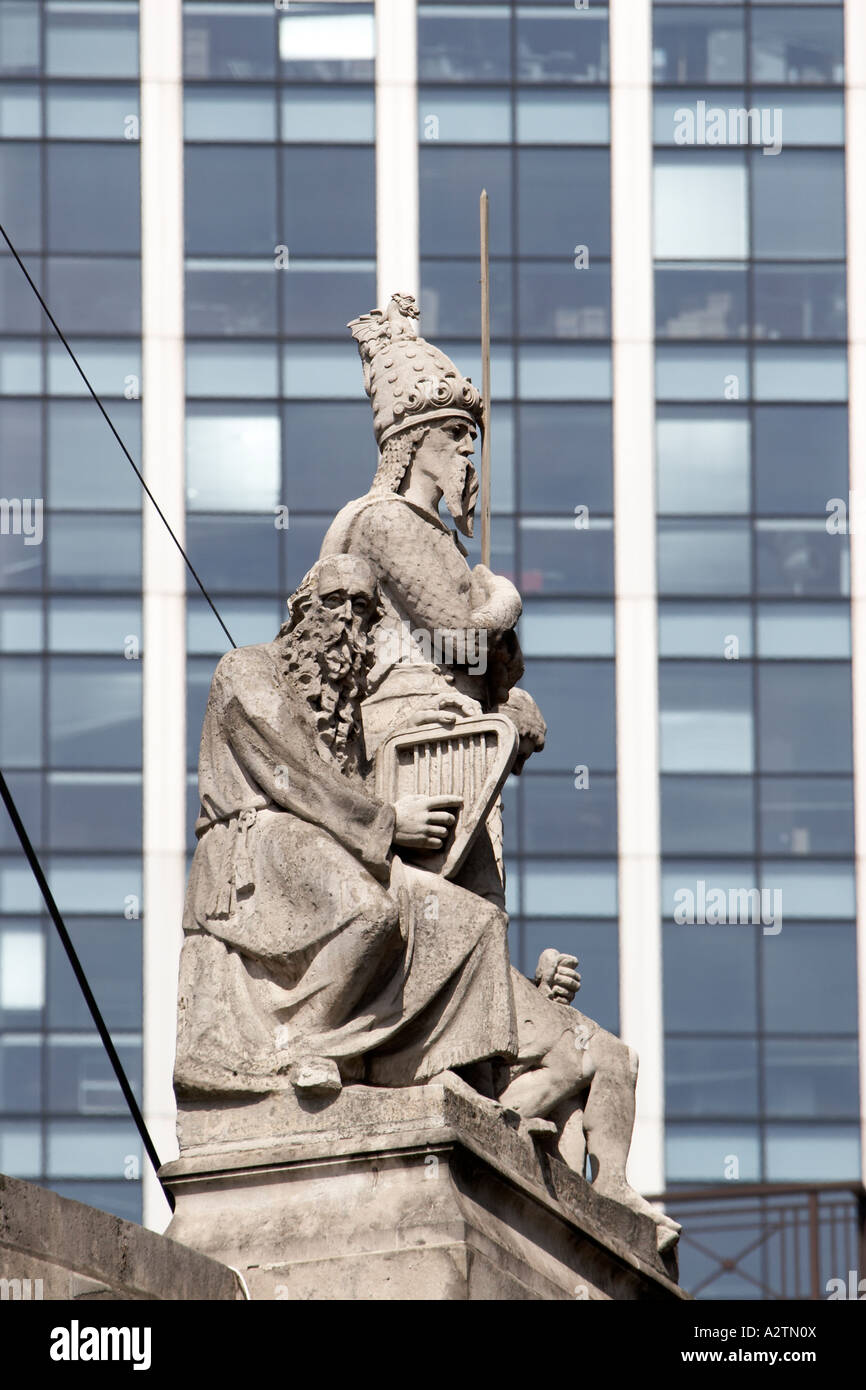 Britannia statue statues london hi-res stock photography and images - Alamy