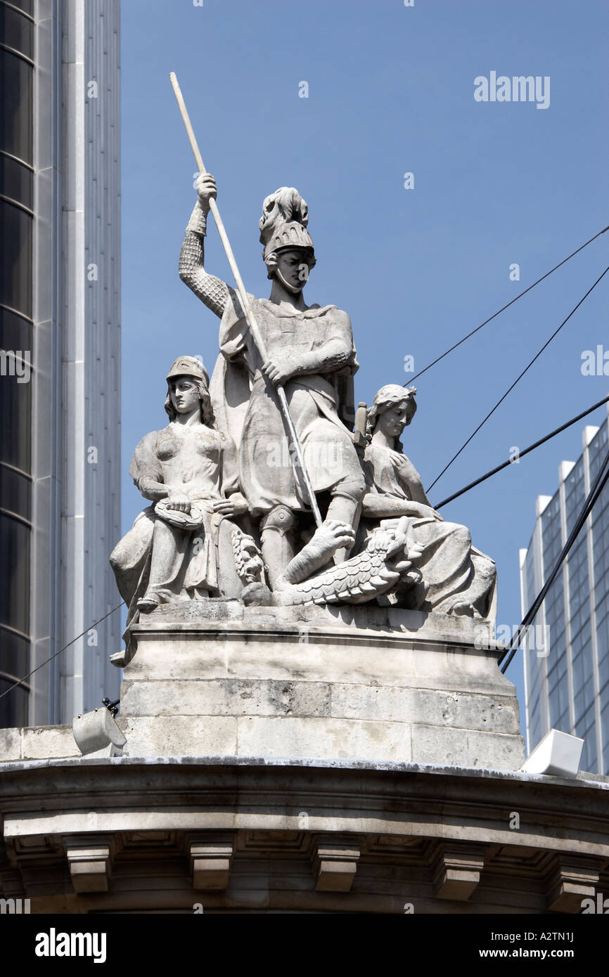 Britannia statue statues london hi-res stock photography and images - Alamy