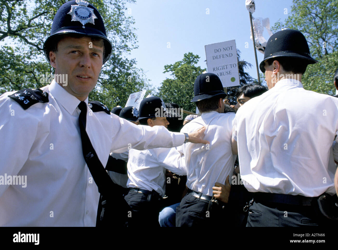 Police policeman policemen hi-res stock photography and images - Alamy