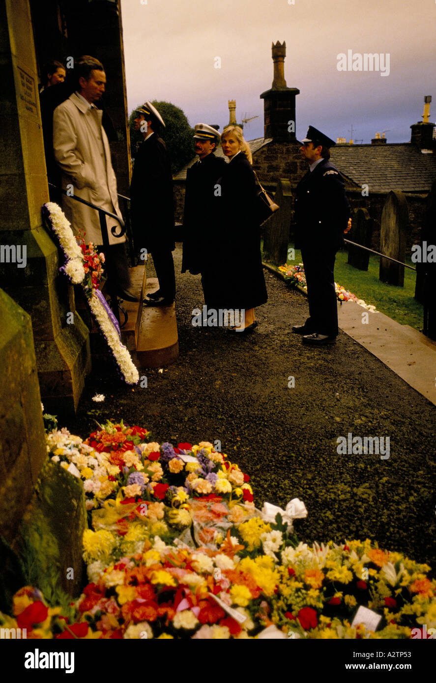 lockerbie memorial service dryfesdale cemetary 04 01 1989 1989 Stock ...