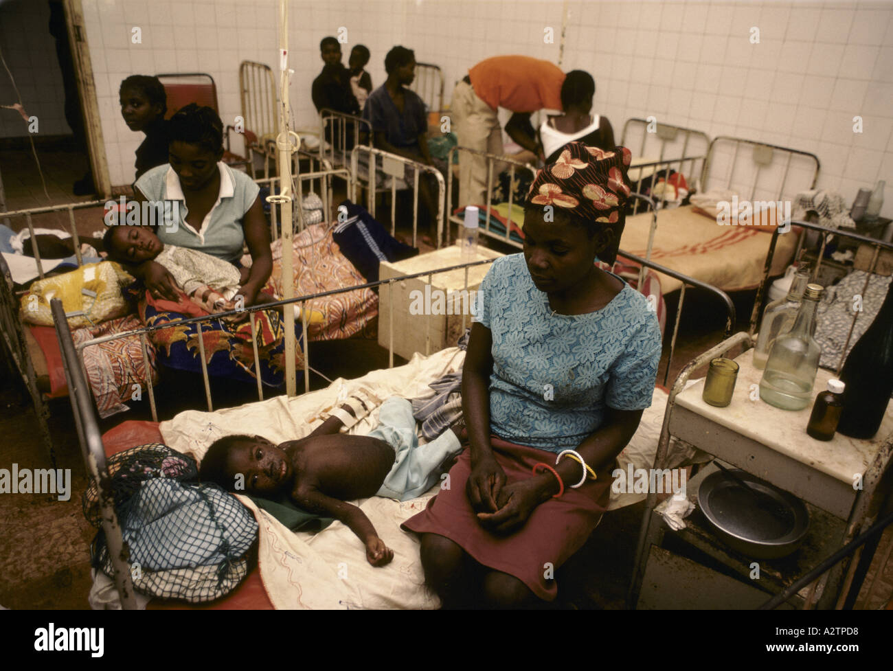 African babies hospital hi-res stock photography and images - Alamy