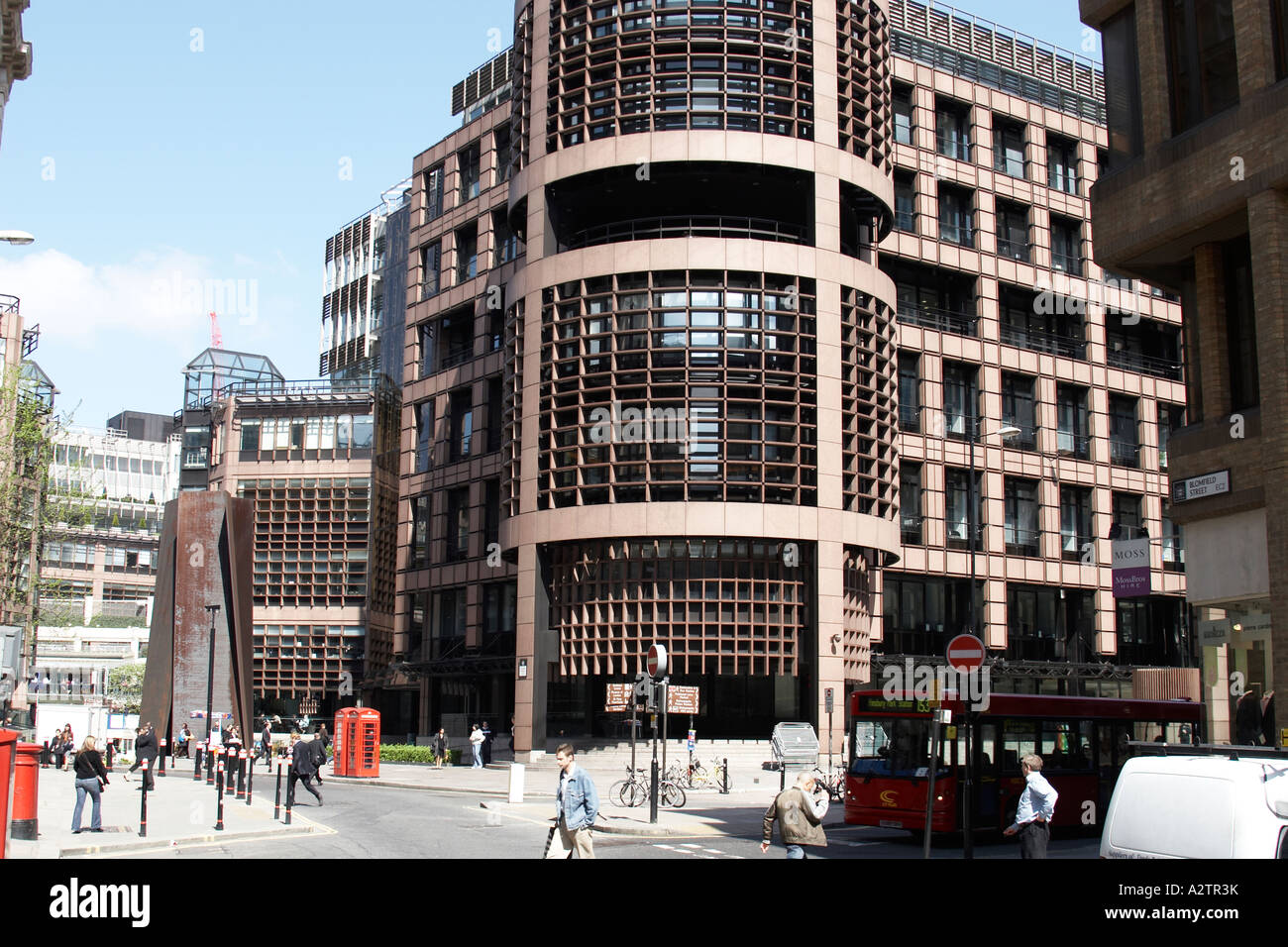 Outside workers building wall road hi-res stock photography and images ...
