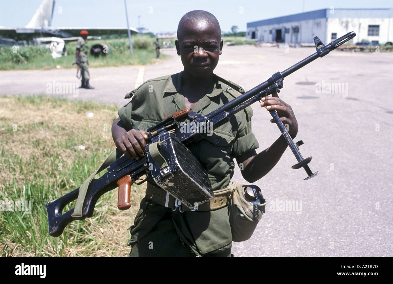 Machine gun soldier hi-res stock photography and images - Alamy