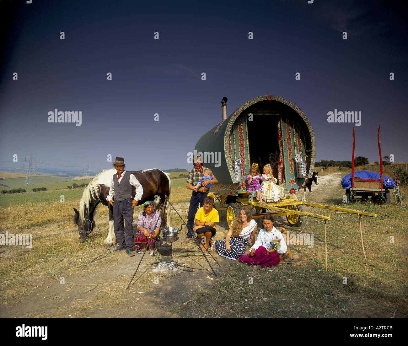 romany gypsy family outside their caravan Stock Photo - Alamy