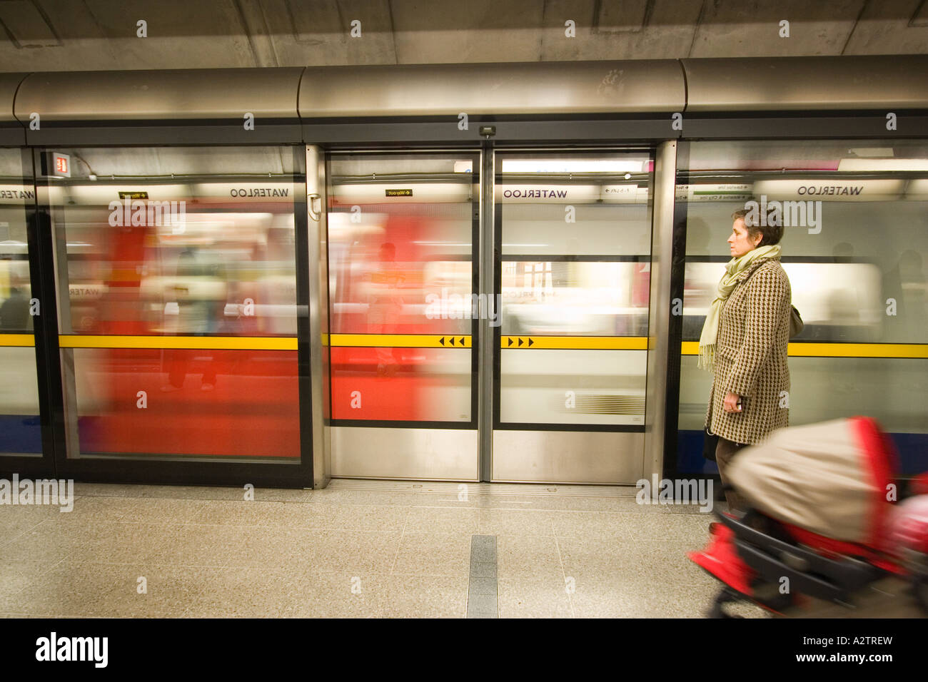 passengers on platform at waterloo underground station england Stock ...