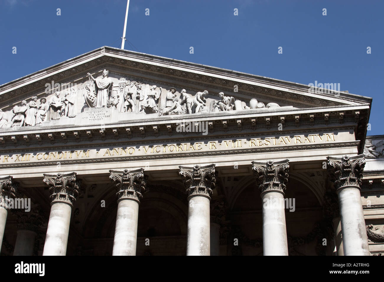 Classical pediment hi-res stock photography and images - Alamy