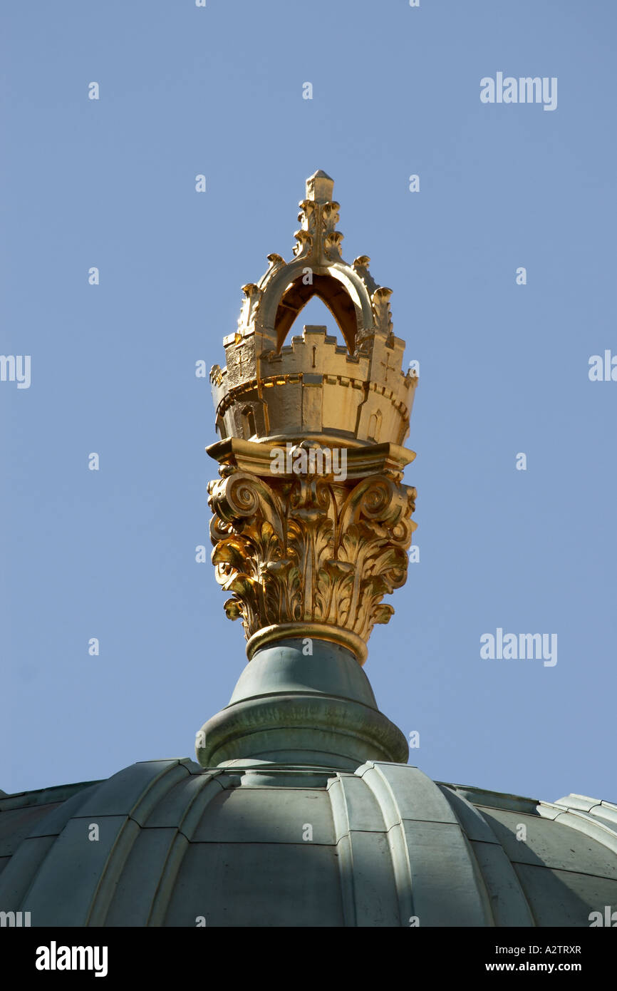 Golden statue of crown on dome City of London EC2 England UK Stock ...