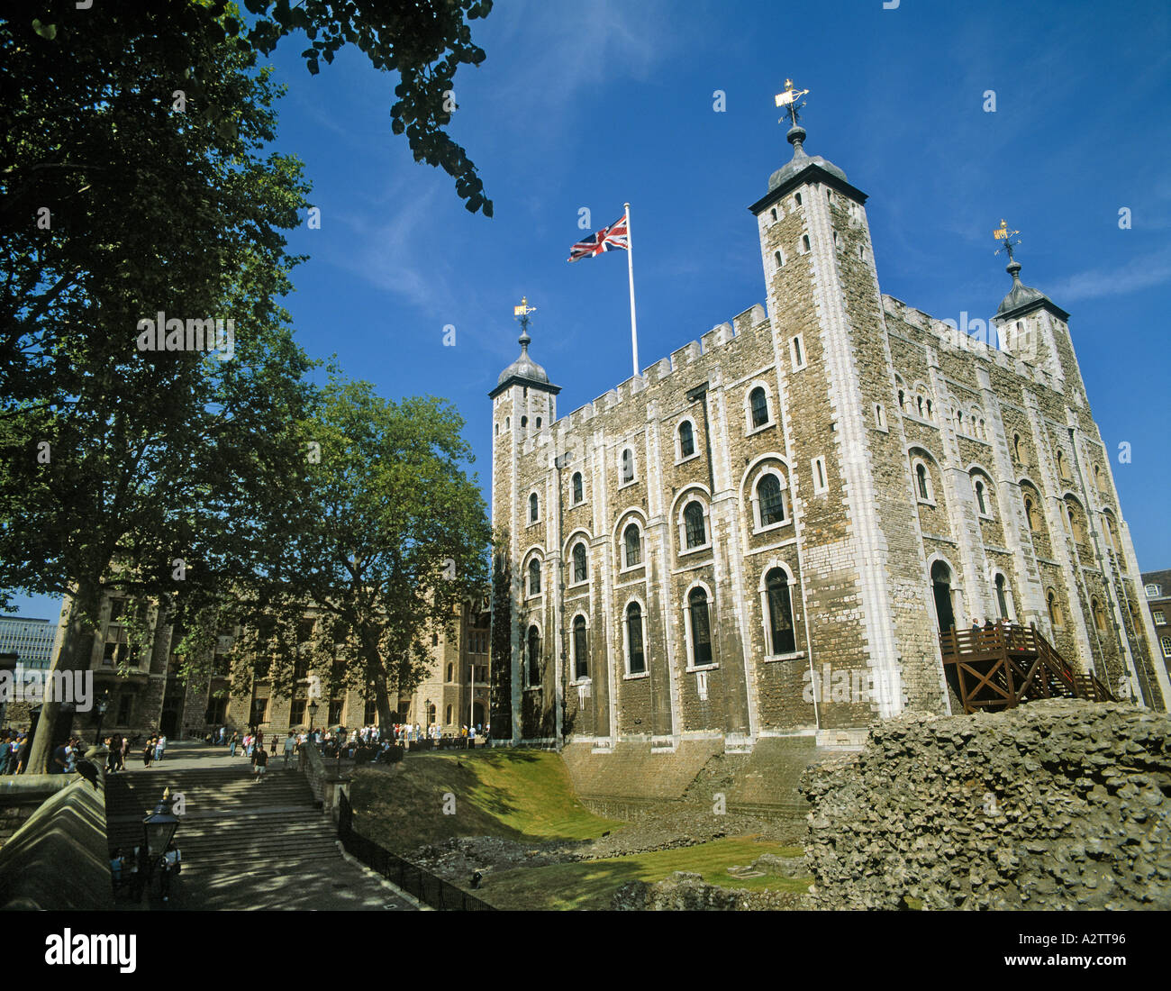 The tower of london white tower hi-res stock photography and images - Alamy