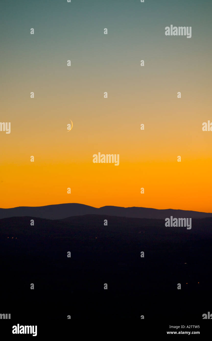Atmospheric colorful sunset sky hi-res stock photography and images - Alamy