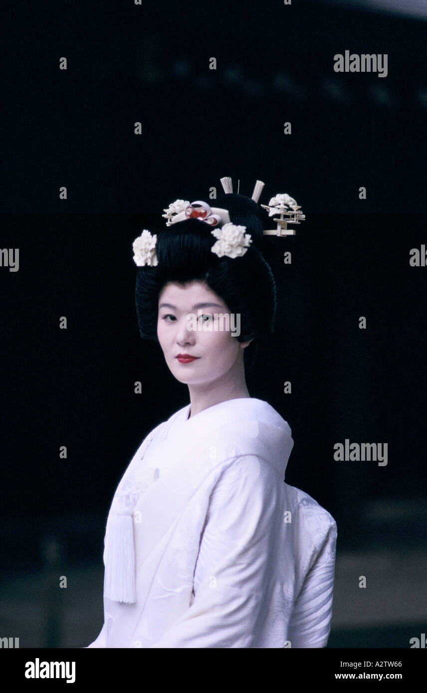 traditional japanese bride Stock Photo - Alamy