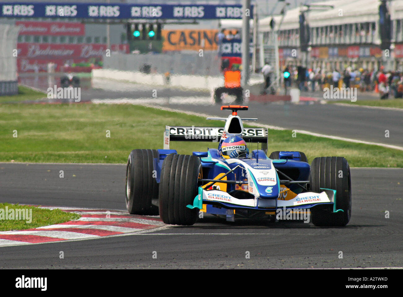 Formula 1 cars and pole position hi-res stock photography and images ...