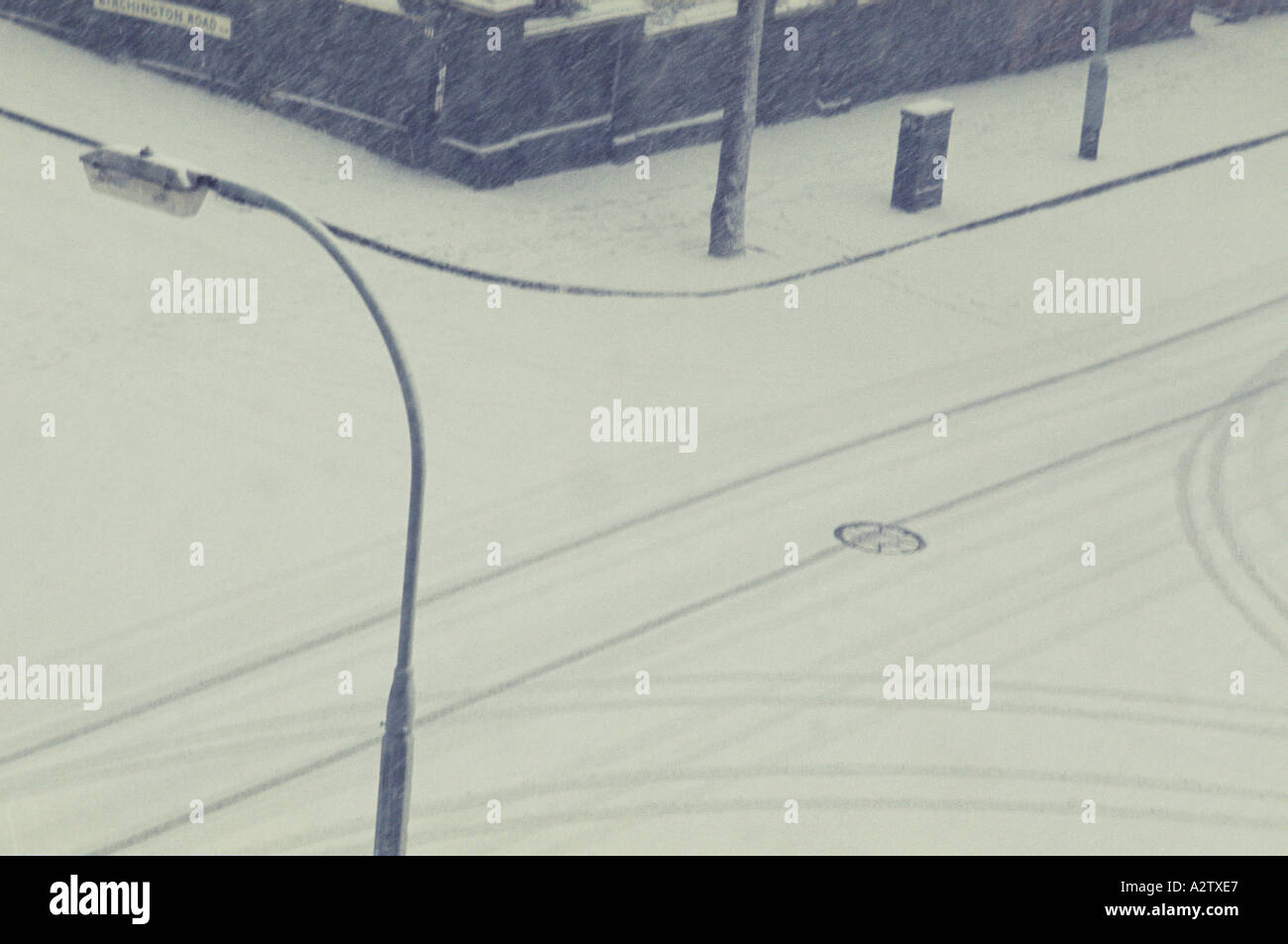 snowfall in street Stock Photo - Alamy