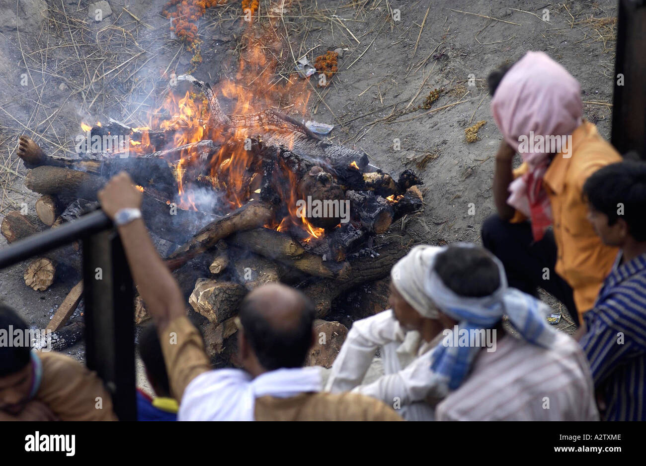Burning gaht cremate hi-res stock photography and images - Alamy