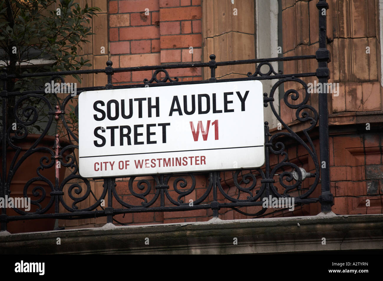 South Audley Street sign in Mayfair London W1 England Stock Photo - Alamy