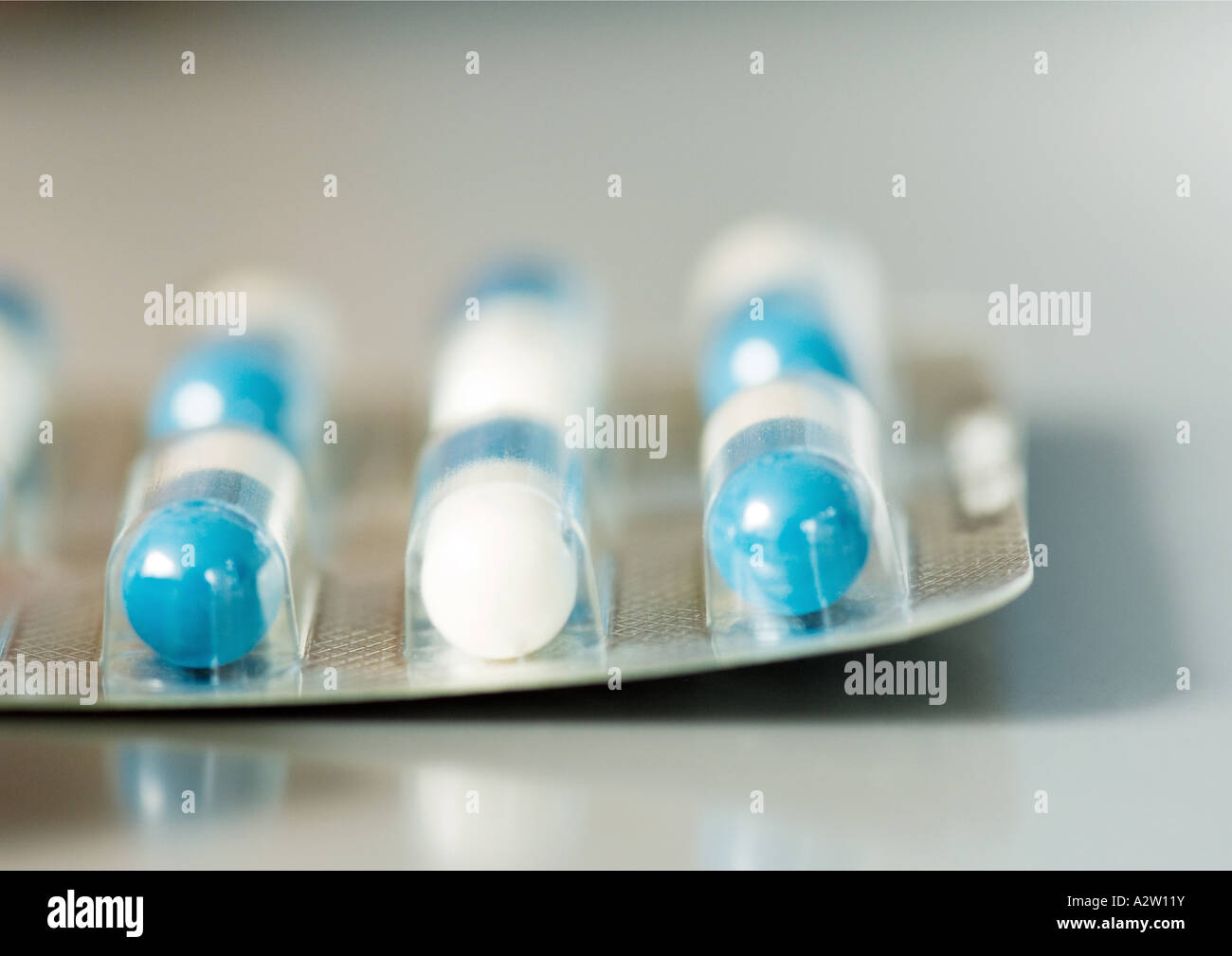 Blister pack of capsules Stock Photo - Alamy