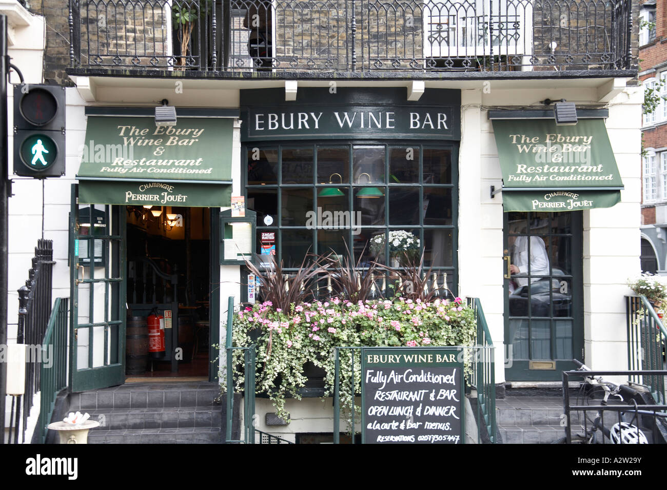 Ebury wine bar in belgravia hi-res stock photography and images - Alamy