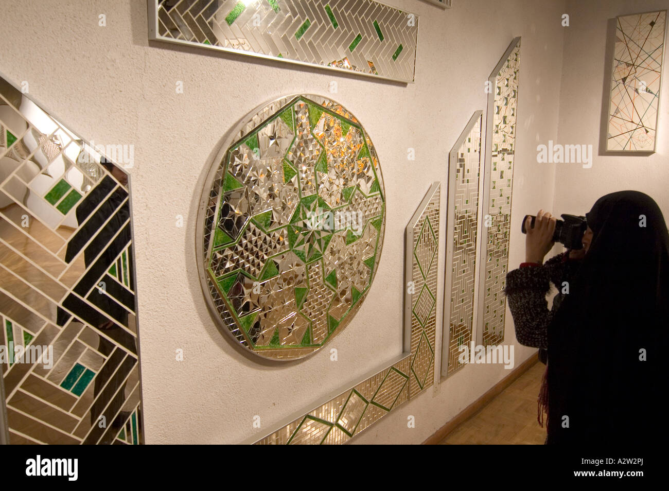 Glass iranian art hi-res stock photography and images - Alamy