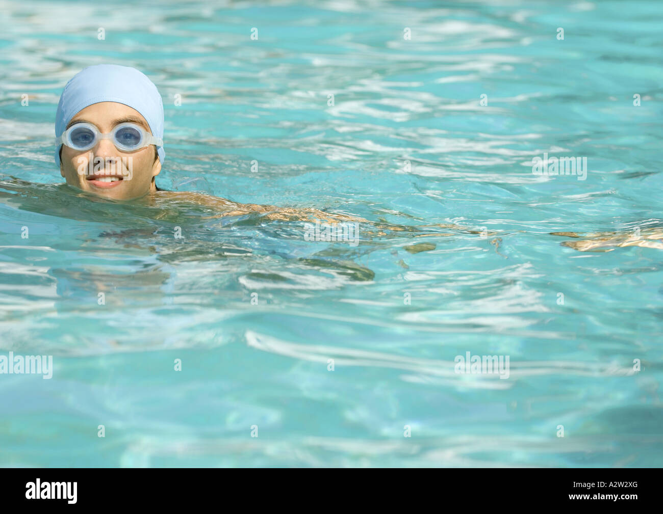 Wearing swimming caps hi-res stock photography and images - Alamy