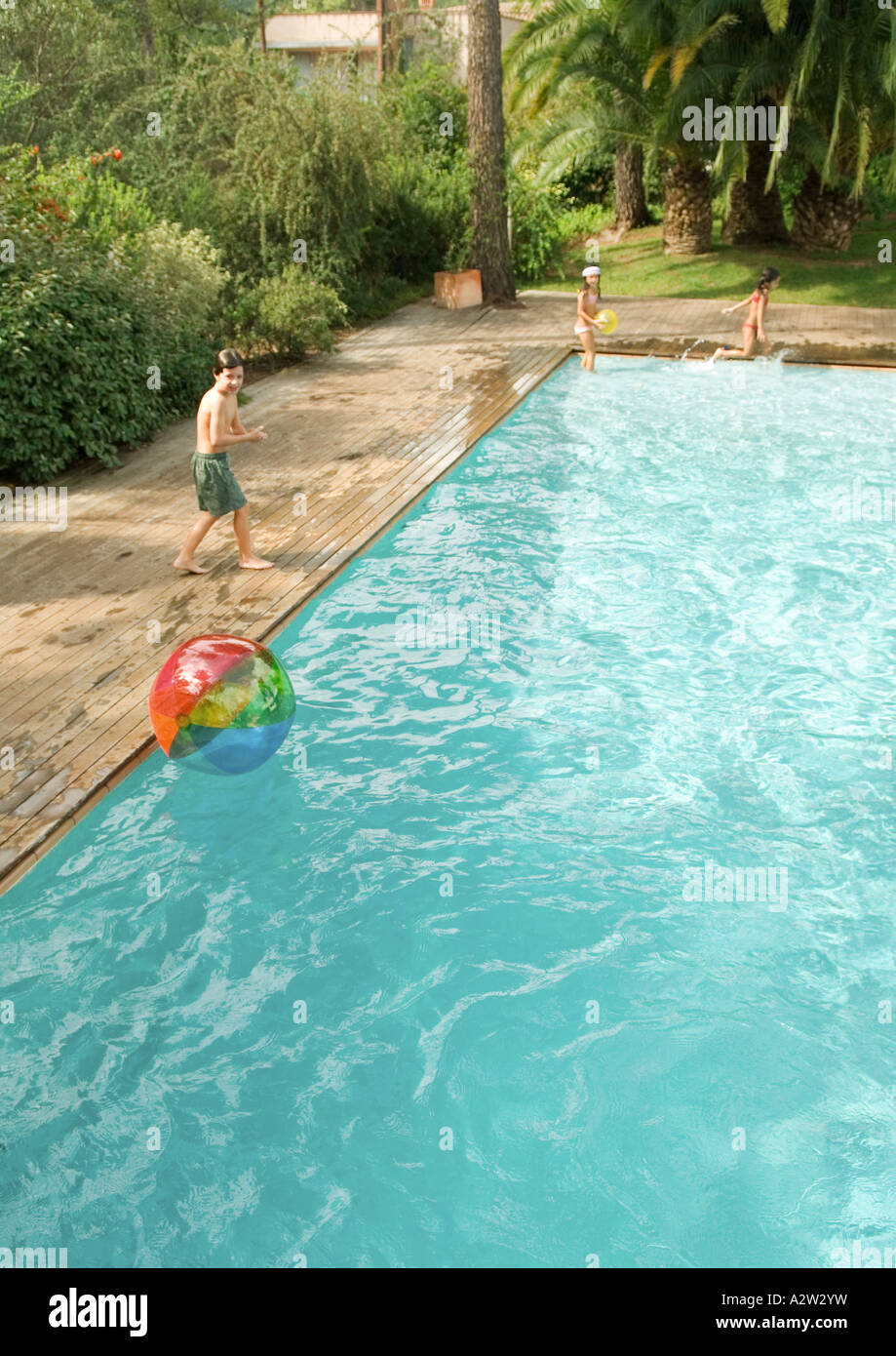 Full length ball eyes to camera hi-res stock photography and images - Alamy