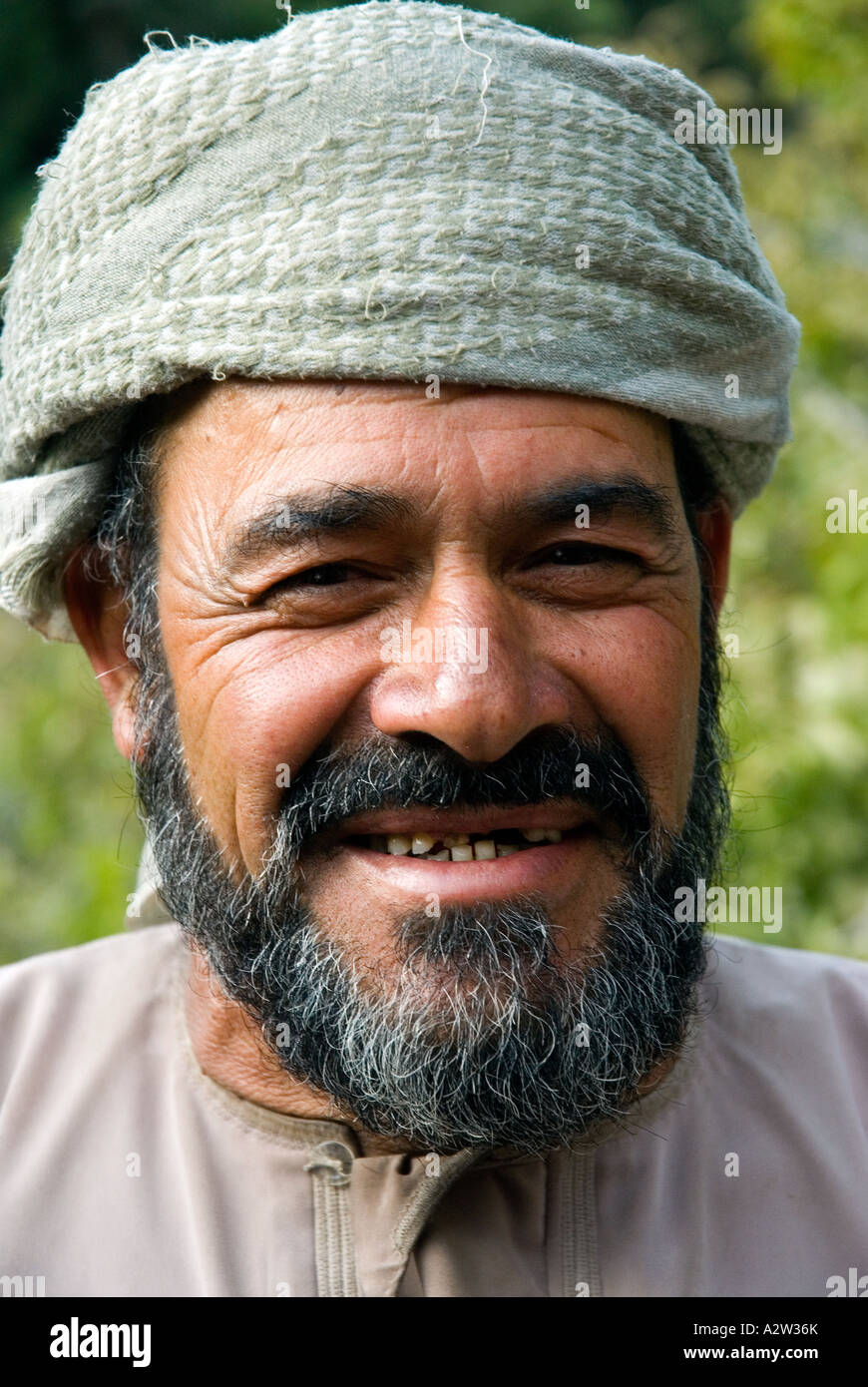 Omani smile hi-res stock photography and images - Alamy
