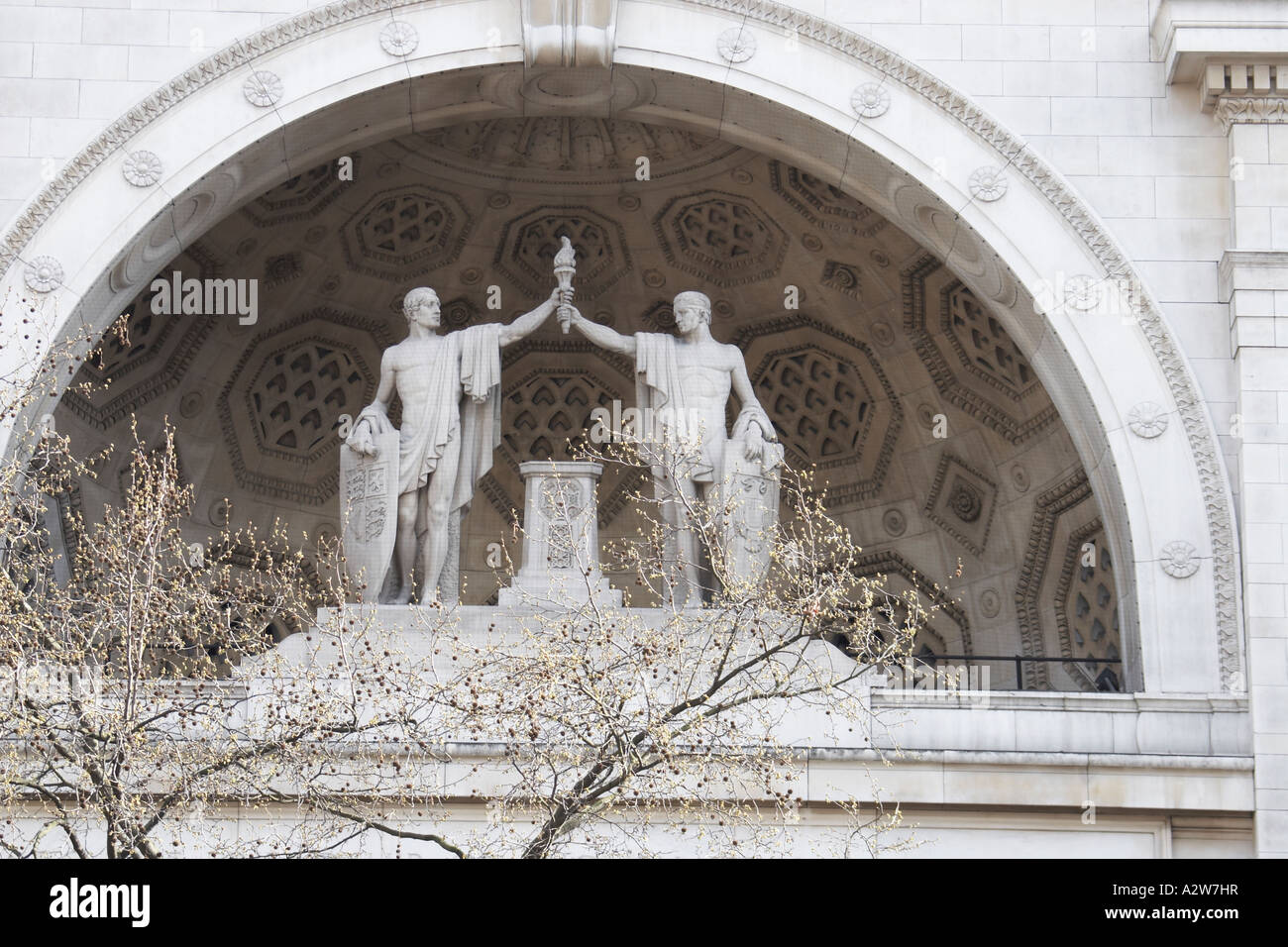 Britannia statue statues london hi-res stock photography and images - Alamy
