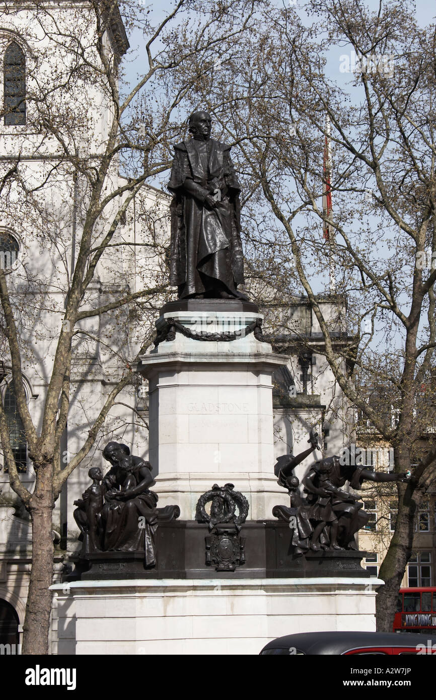 Statue of William Gladstone on The Strand City of London WC2 England ...