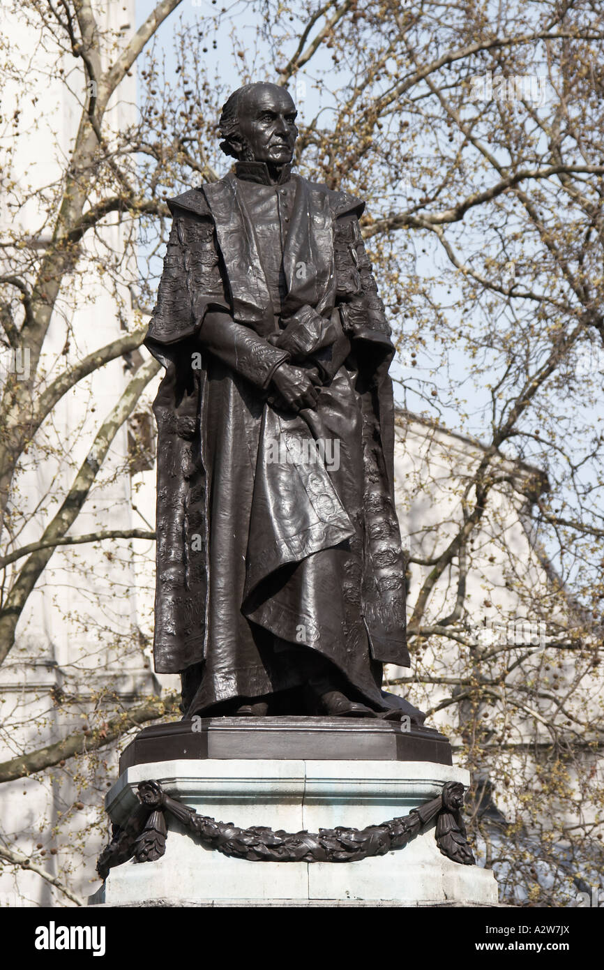 Statue of William Gladstone on The Strand City of London WC2 England ...