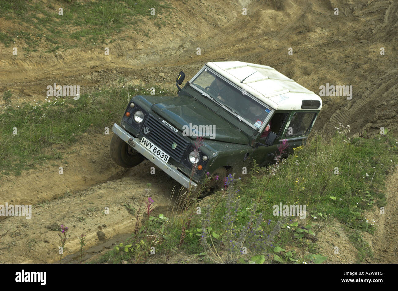 Land Rover in mud Stock Photo - Alamy