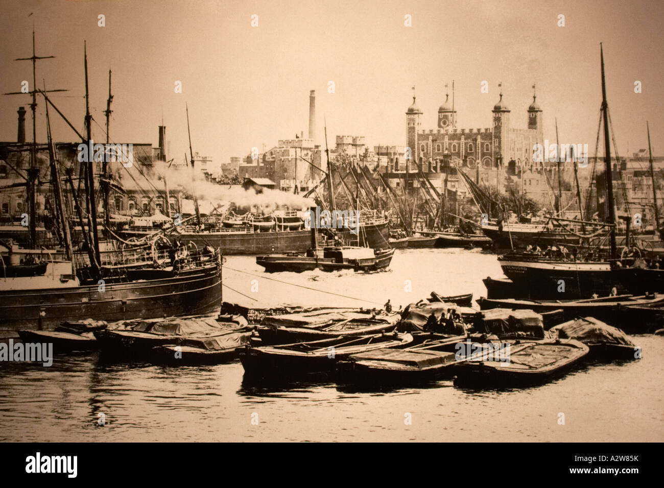 Black and white photograph of the River Thames with Tower of London in ...