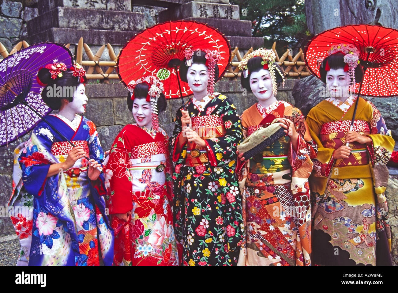 Women dressed as geisha, Kyoto, Japan Stock Photo - Alamy