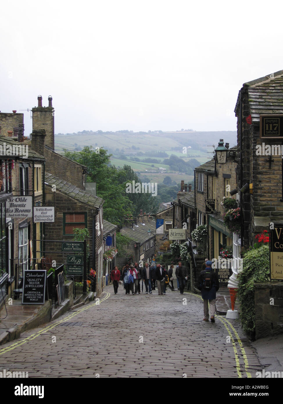 Steep main street in haworth hi-res stock photography and images - Alamy