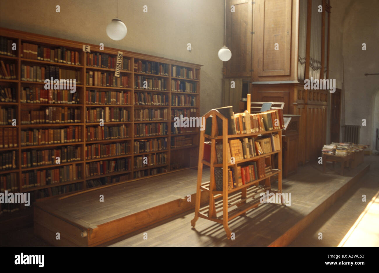 English library hi-res stock photography and images - Alamy