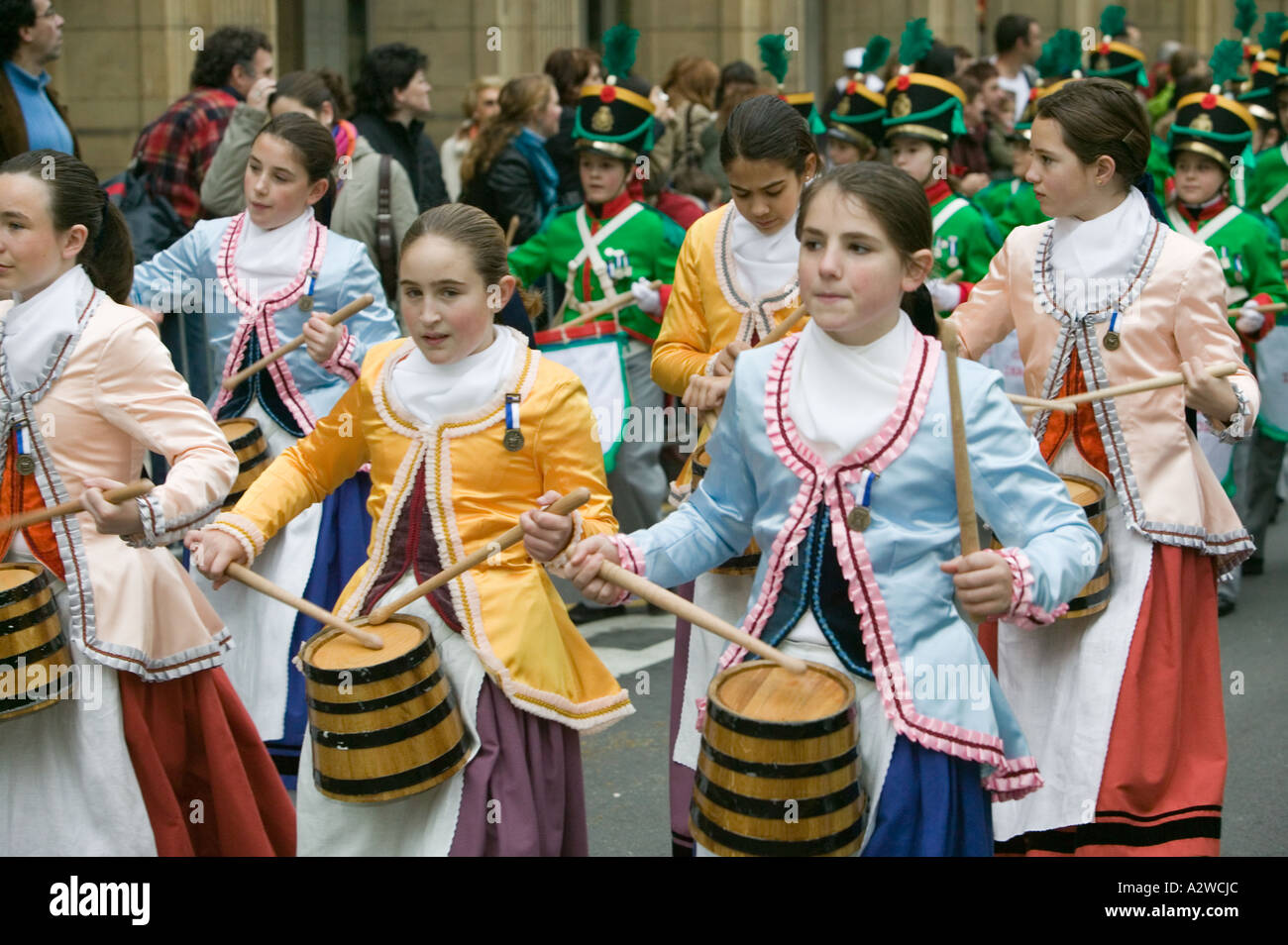 Tamborrada hi-res stock photography and images - Alamy